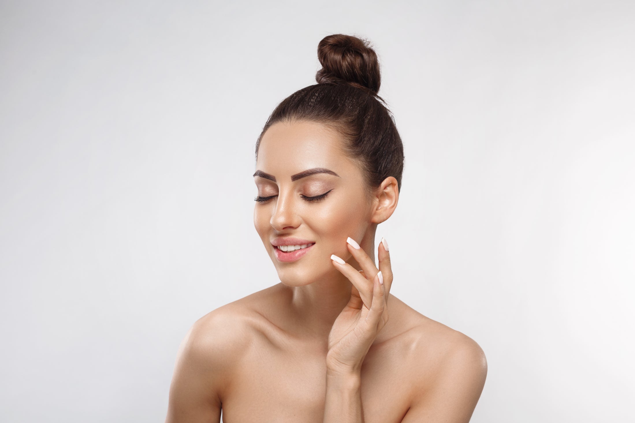 Facial Waxing in Dallas | Eyebrows, Lip & Chin Hair Removal – Lluvia ...
